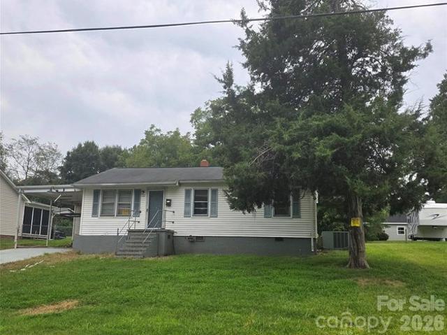 122 E Iowa Ave, Bessemer City, NC 28016