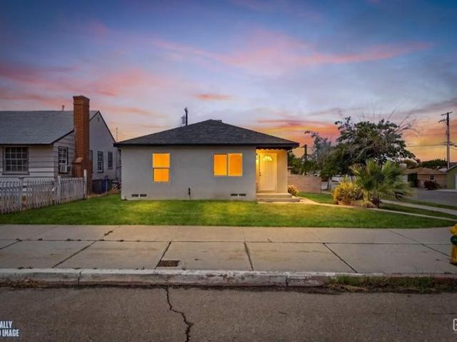 122 E Kern St, Taft, CA 93268