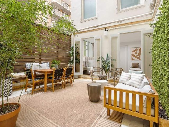 122 East 25th Street, New York, NY