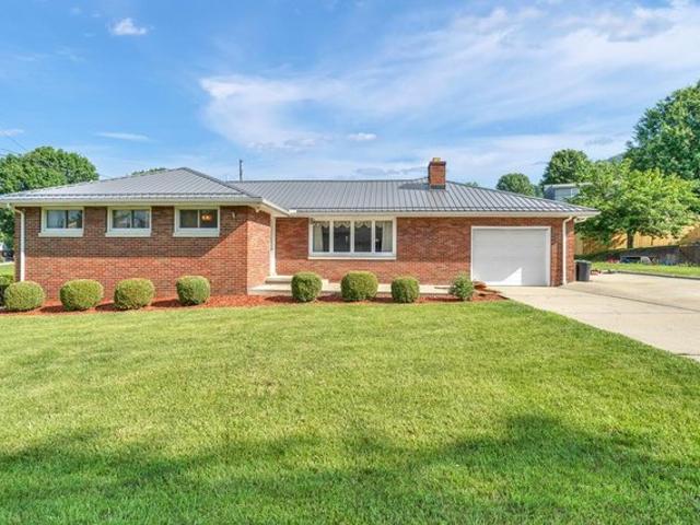 122 Fairview Dr, New Martinsville, WV 26155