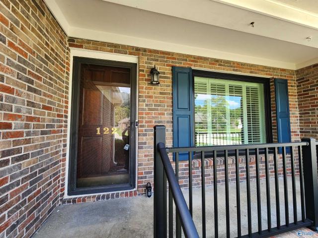 122 Featherstone Lane