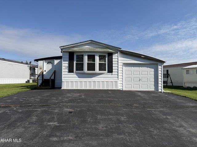 122 Horseshoe Dr, Ebensburg, PA 15931