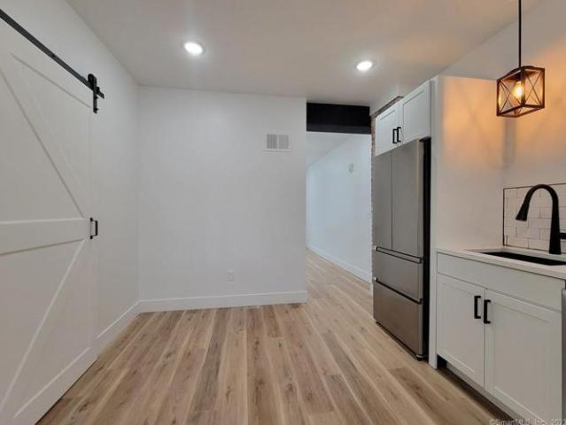 122 High St #5, Bristol, CT 06010