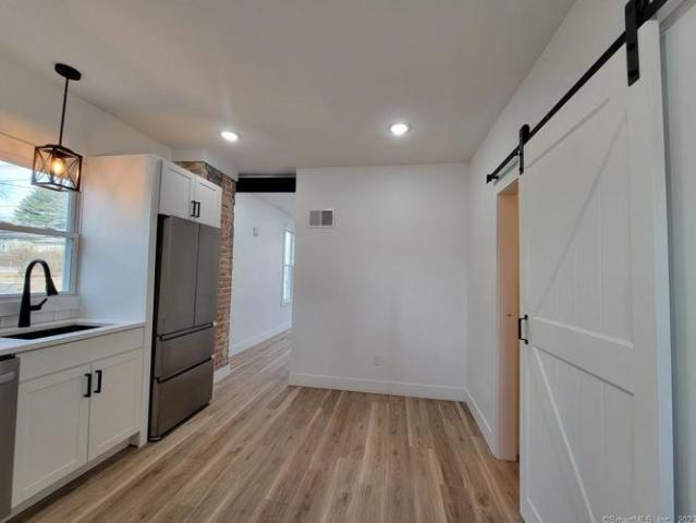 122 High St #6, Bristol, CT 06010