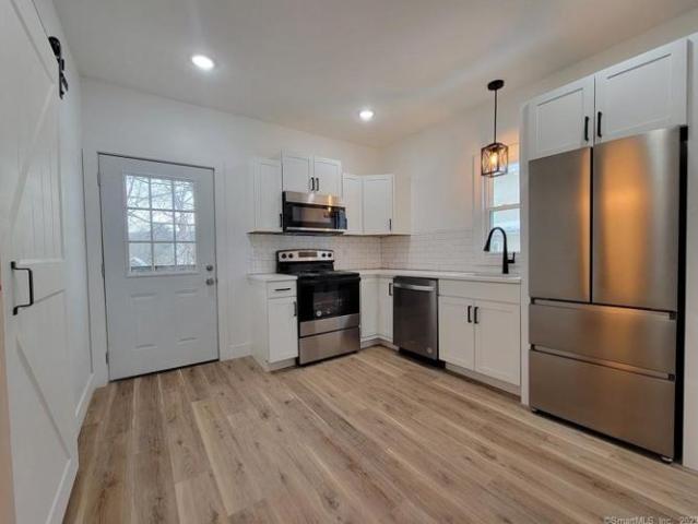 122 High St #7, Bristol, CT 06010