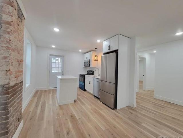 122 High St #1, Bristol, CT 06010
