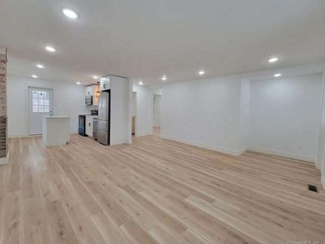 122 High St #2, Bristol, CT 06010