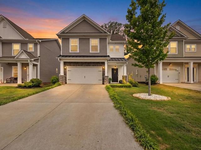 122 Highland Park Ct, Easley, SC 29642