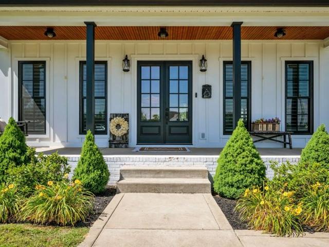 122 Hillside Dr, Dickson, TN 37055