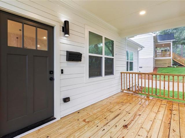 122 Hilltop Drive SW