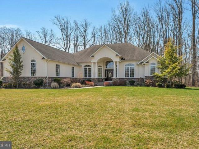 122 Joanne Ct, Mullica Hill, NJ 08062