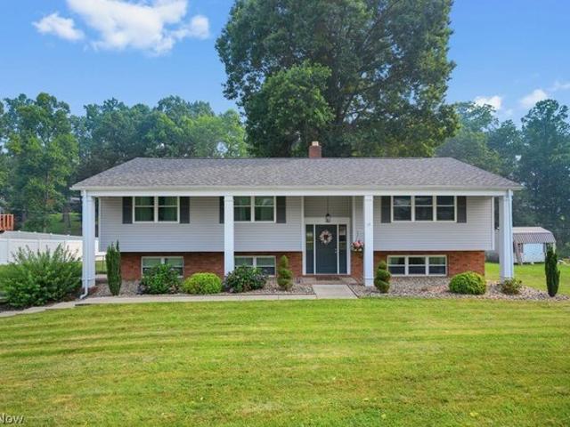 122 Oak Dr, Parkersburg, WV 26104