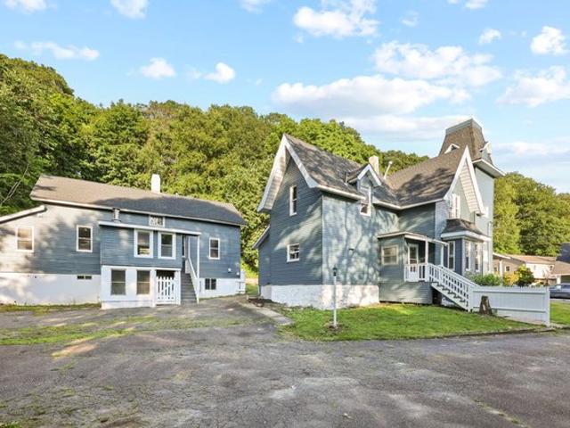 122 Oak St, Naugatuck, CT 06770