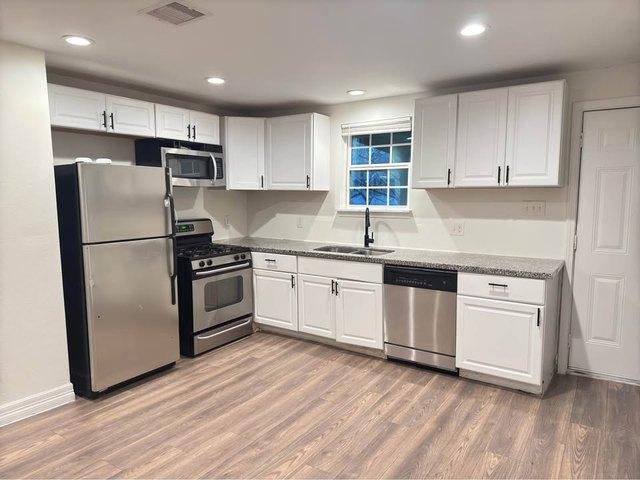 122 Oak St, Stafford, TX 77477