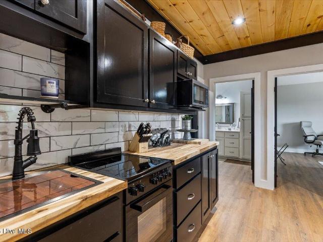 122 Oak Terrace