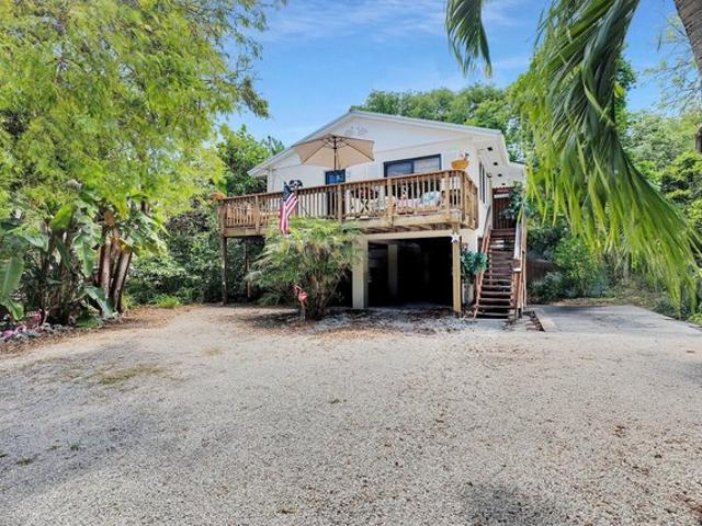 122 Ocean View Dr, Tavernier, FL 33070