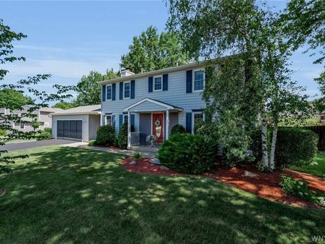 122 Old Orchard Ln, Orchard Park, NY 14127