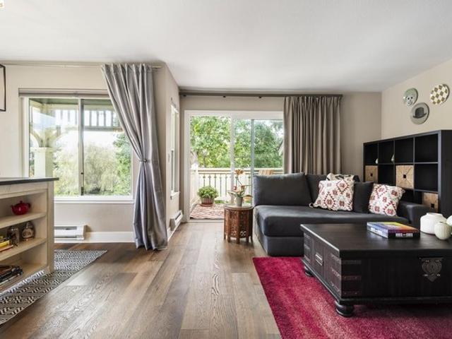 122 Lakeshore Ct, Richmond, CA 94804