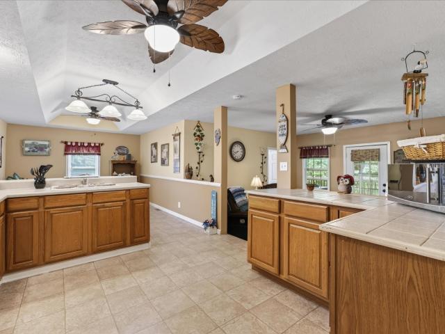 122 Lakeview Rd