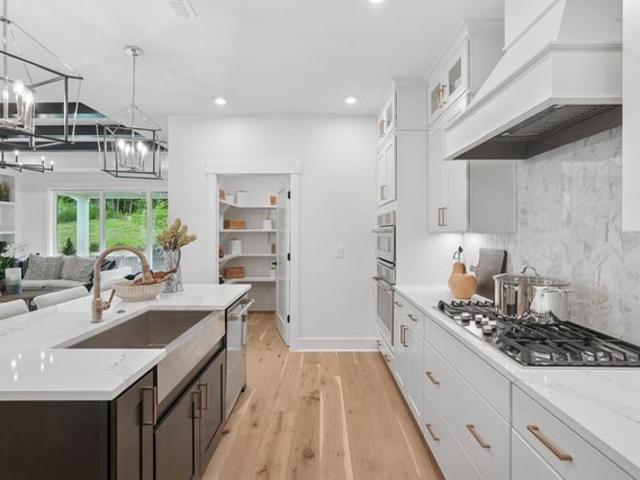 122 Landscape Dr, Fuquay Varina, NC 27526