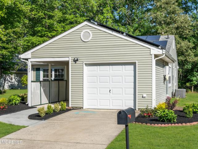 122 Lexington Drive
