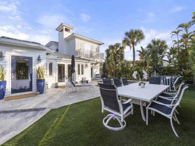122 Lighthouse Dr, Jupiter Inlet Colony, FL 33469 | MLS #B26000 | Compass
