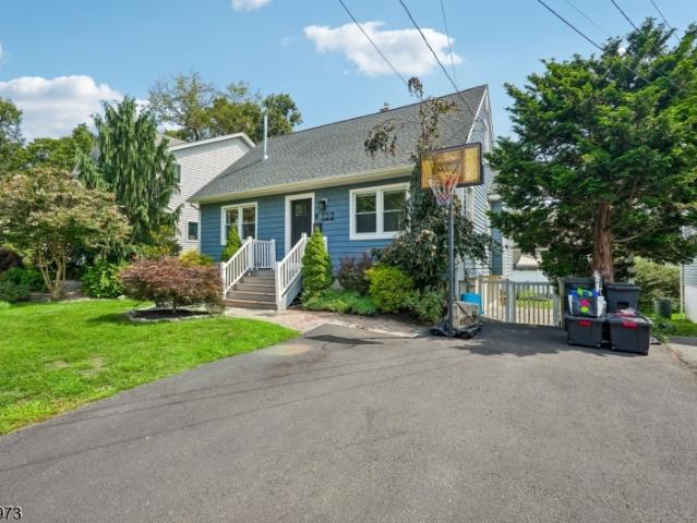 122 Maplewood Ave