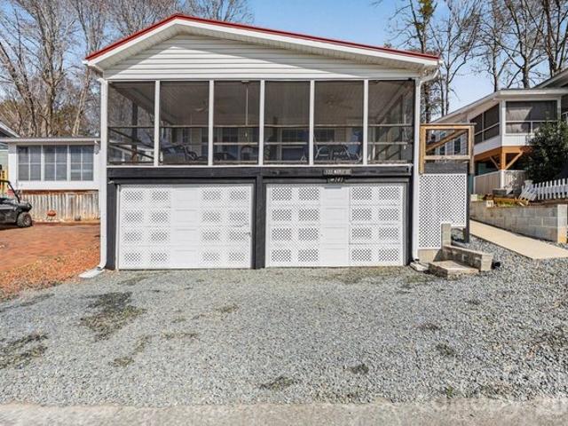 122 Maple St, New London, NC 28127