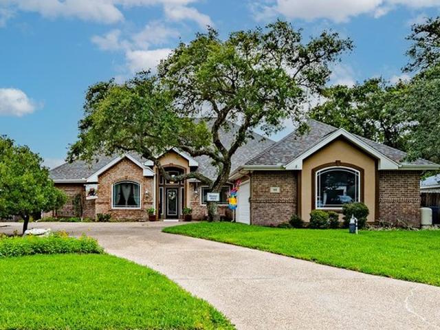 122 Marion Dr, Rockport, TX 78382