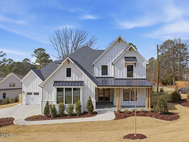 122 Meadow Dr, Cary, NC 27511