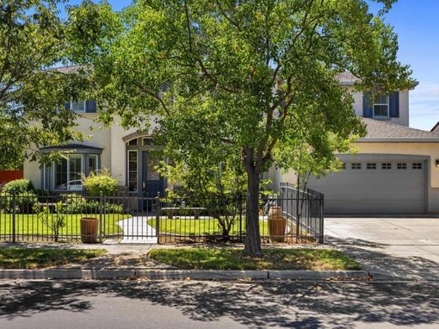 122 Memory Ln, Turlock, CA 95382