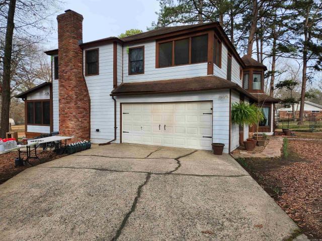 122 N Woodland Drive