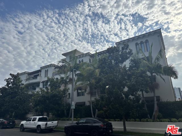 122 N Clark Dr, Unit 105, West Hollywood, CA 90048 | MLS #25586 | Compass