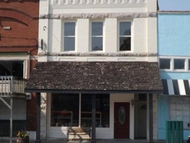 122 N Main St, Granby, MO 64844