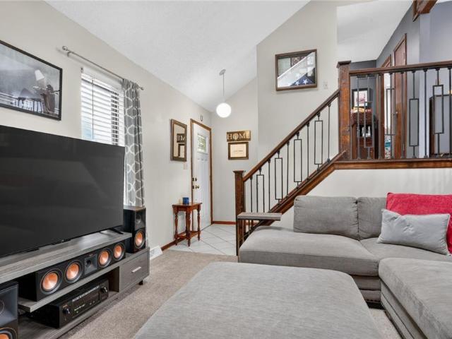 122 N Saxony Drive