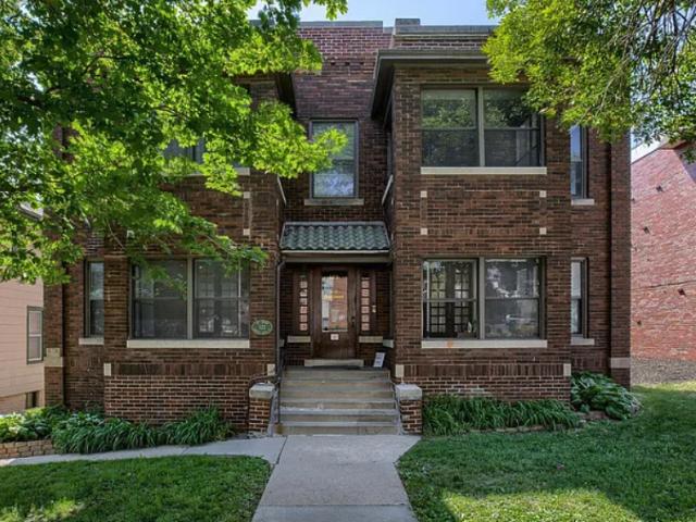 122 North 40th Street 2 Bedroom Apartment for Rent at 122 N 40th St, Omaha, NE 68131 Joslyn Castle