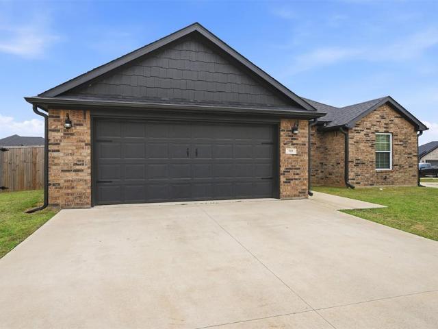 122 North Mdws, Pottsboro, TX 75076 | MLS #21221 | Compass