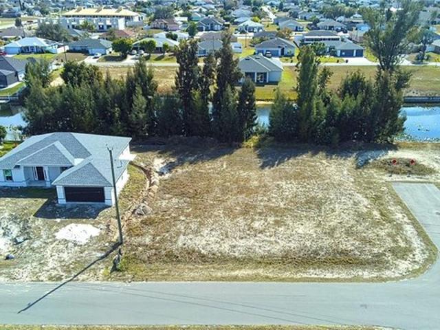 122 NE 9th St, Cape Coral, FL 33909