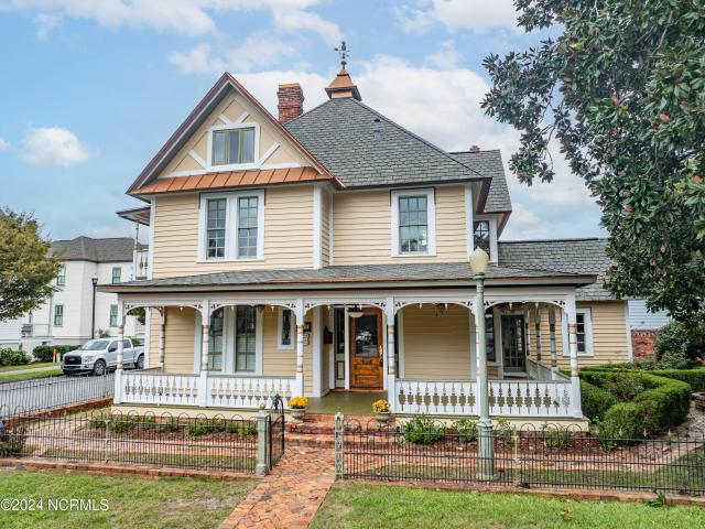 122 S Academy Street