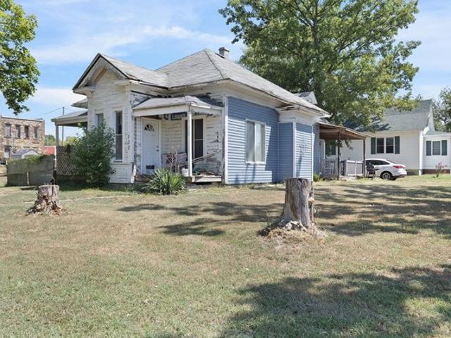 122 S First St, Jasper, MO 64755