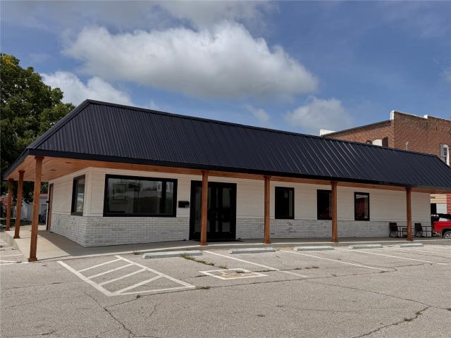 122 S John Wayne Drive