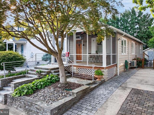 122 Smith Avenue