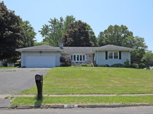 122 Scenic Dr, Southington, CT 06489