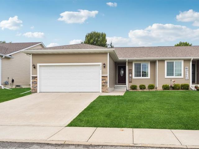 122 SE Sugarberry Ln, Pleasant Hill, IA 50327