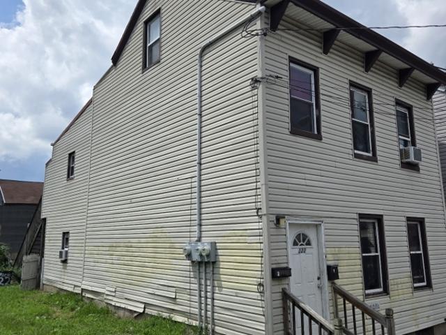 122 Spruce St