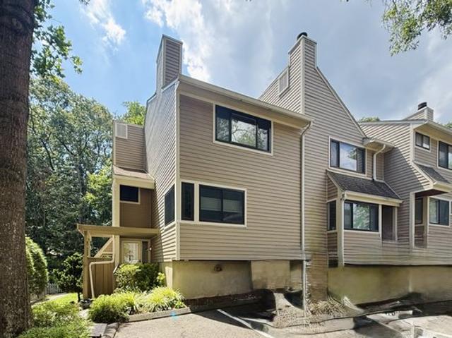 122 Sunrise Hill Rd Unit 122, Norwalk, CT 06851