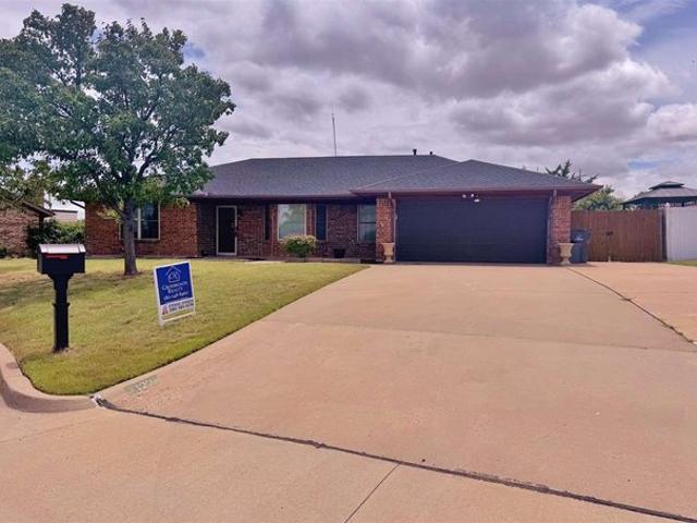 122 SW 75th St, Lawton, OK 73505