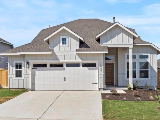 122 Paul Pena Dr, San Marcos, TX 78666