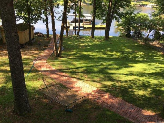 122 Paradise Pt, Hot Springs, AR 71913