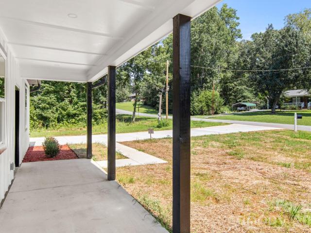 122 Pinecrest Drive